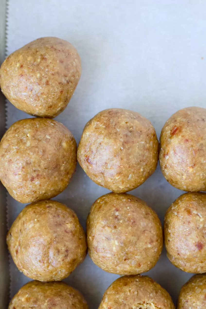 Peanut Butter Date Energy Balls